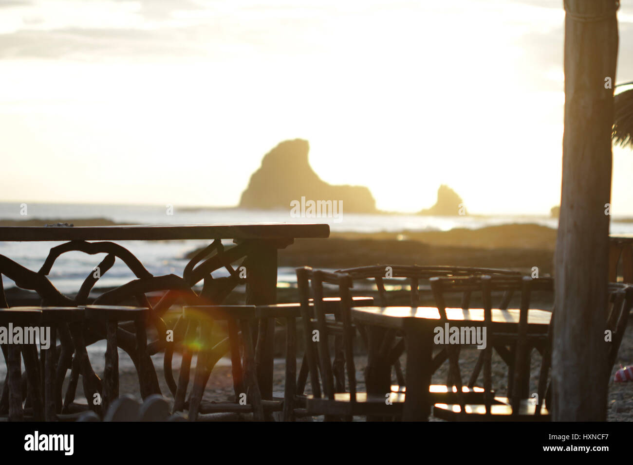 Glare effect of photographing the sun getting down Stock Photo - Alamy