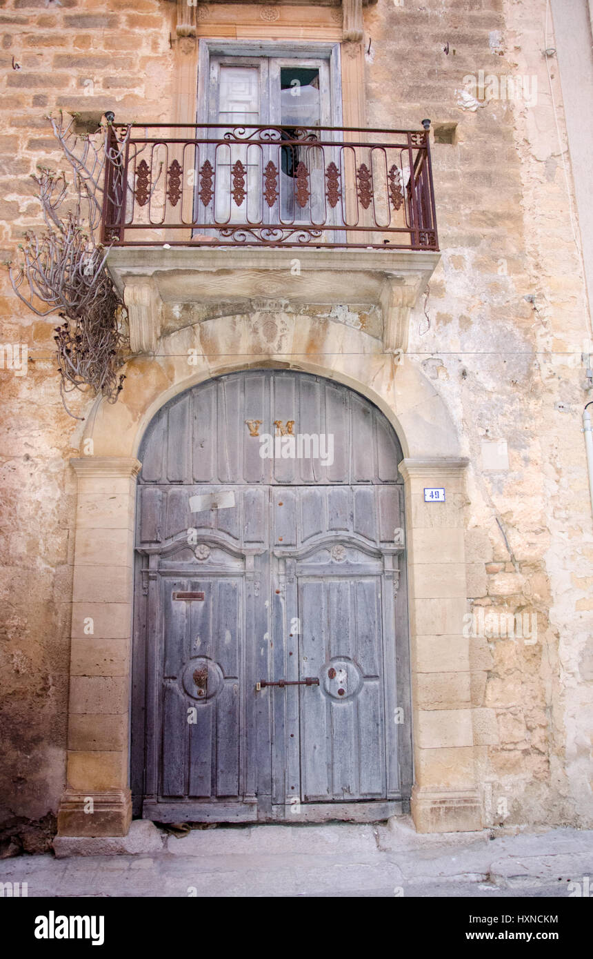 Old ruins of Partanna, Sicily Stock Photo - Alamy