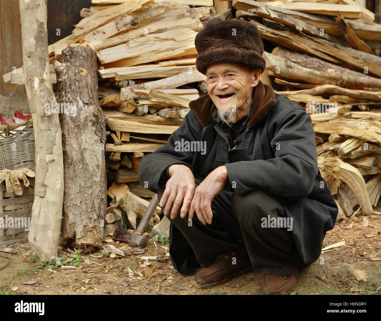 Yao old men dazhai china hi-res stock photography and images - Alamy