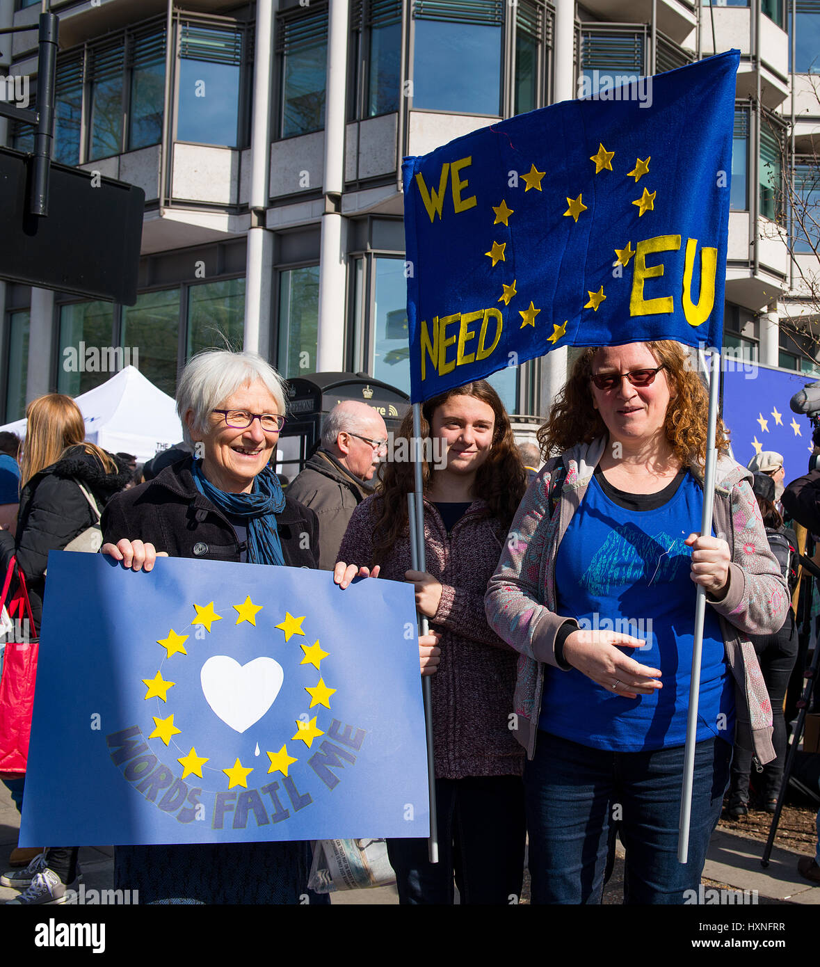 Thousands gather for the UNITE FOR EUROPE rally, through central London ...
