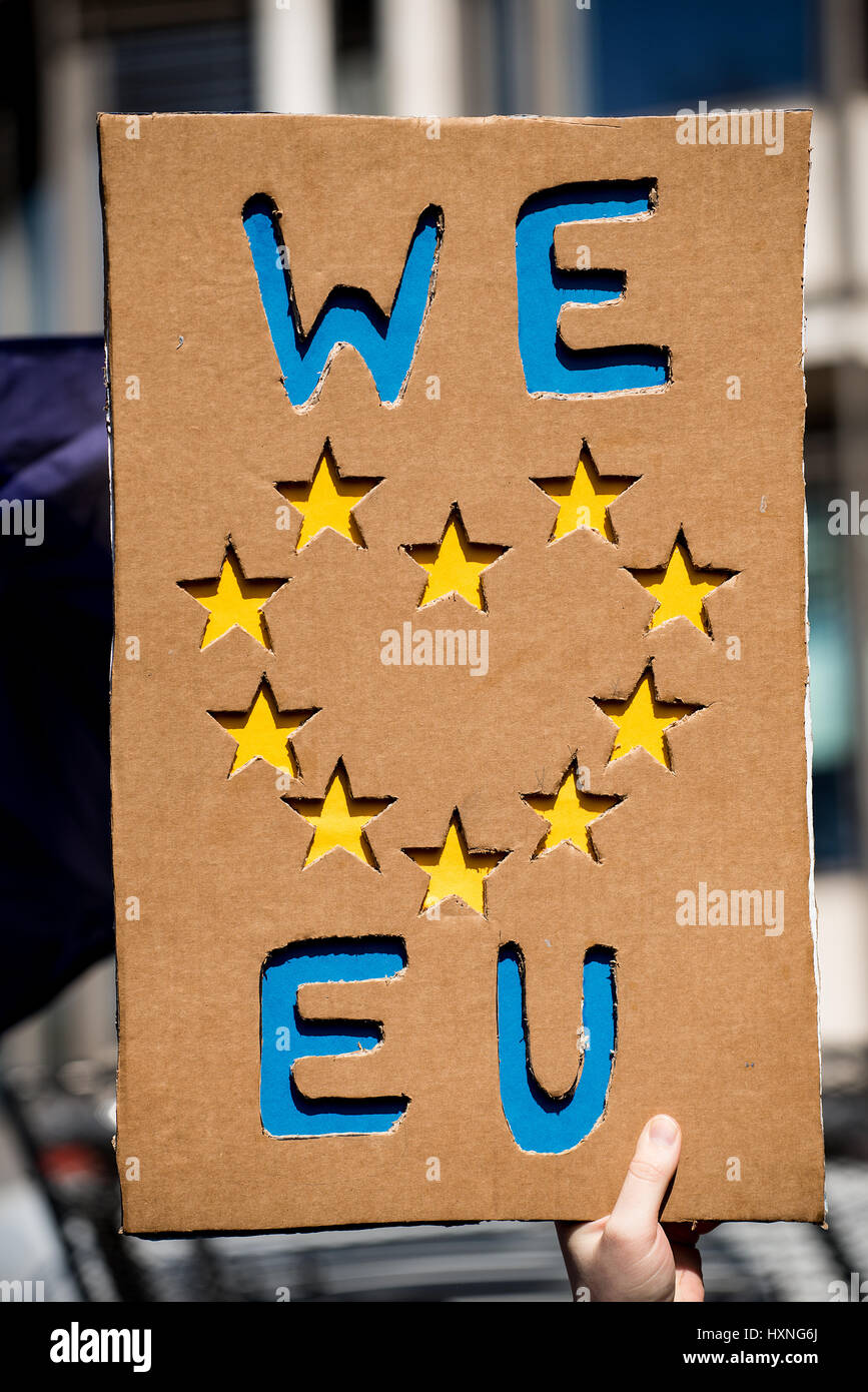 Thousands gather for the UNITE FOR EUROPE rally, through central London ...