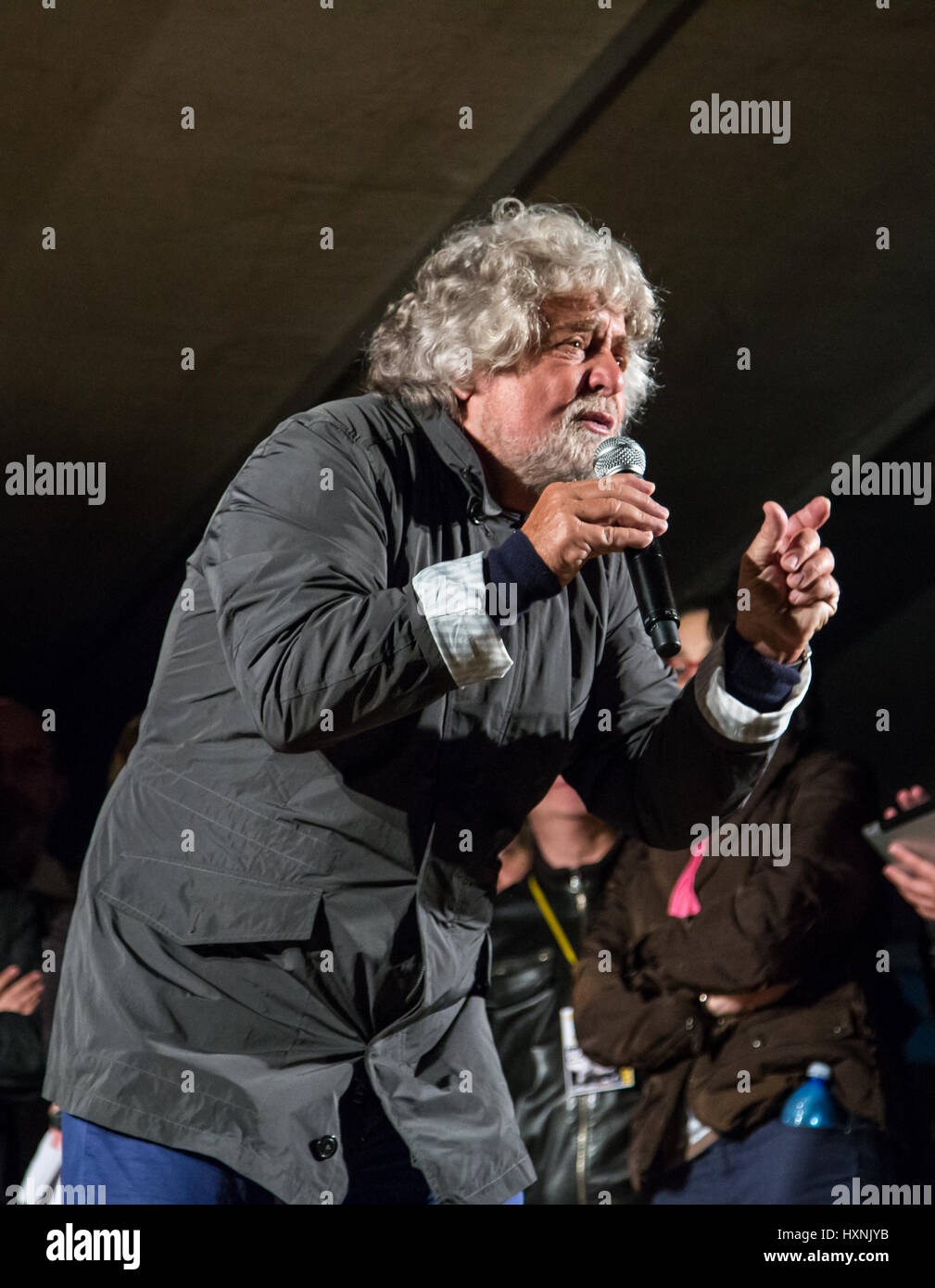 Beppe grillo 5 stelle hi-res stock photography and images - Alamy