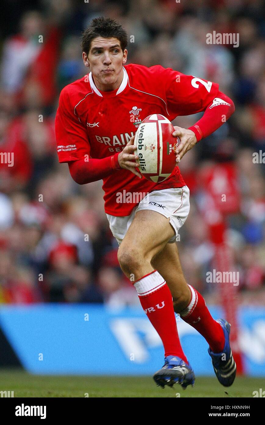 James Hook Rugby Wales High Resolution Stock Photography and Images - Alamy