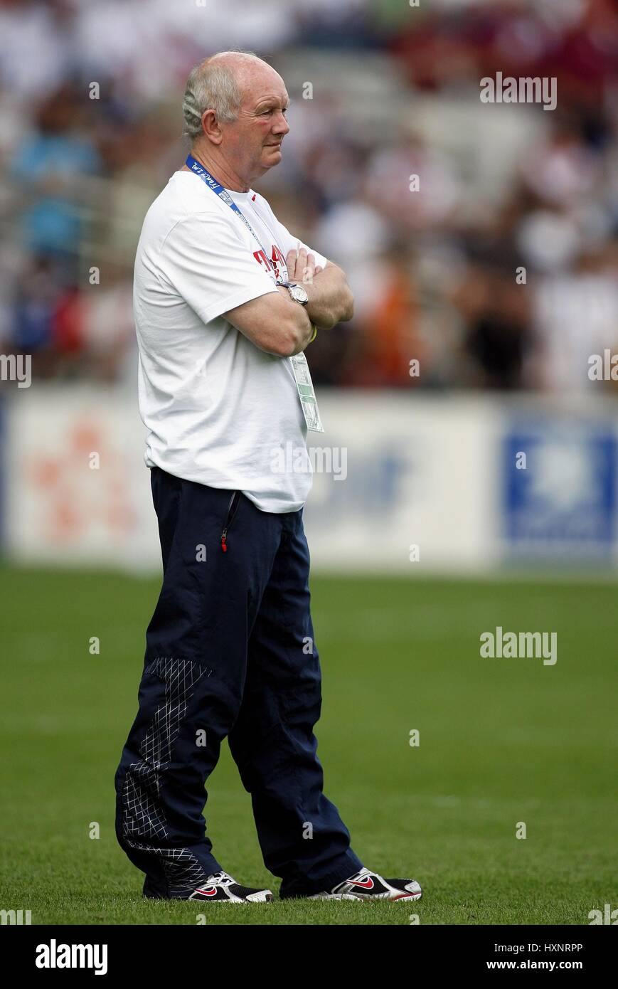 BRIAN ASHTON ENGLAND RUGBY UNION HEAD COACH STADE DE LA BEAUJOIRE ...