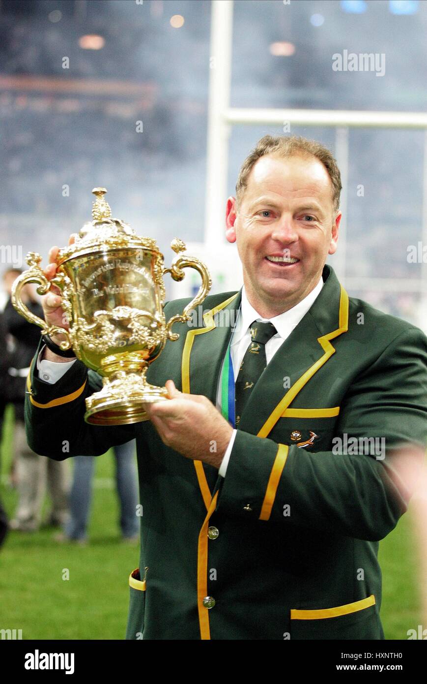 COACH JAKE WHITE WITH WORLD CU ENGLAND V SOUTH AFRICA STADE DE FRANCE ...