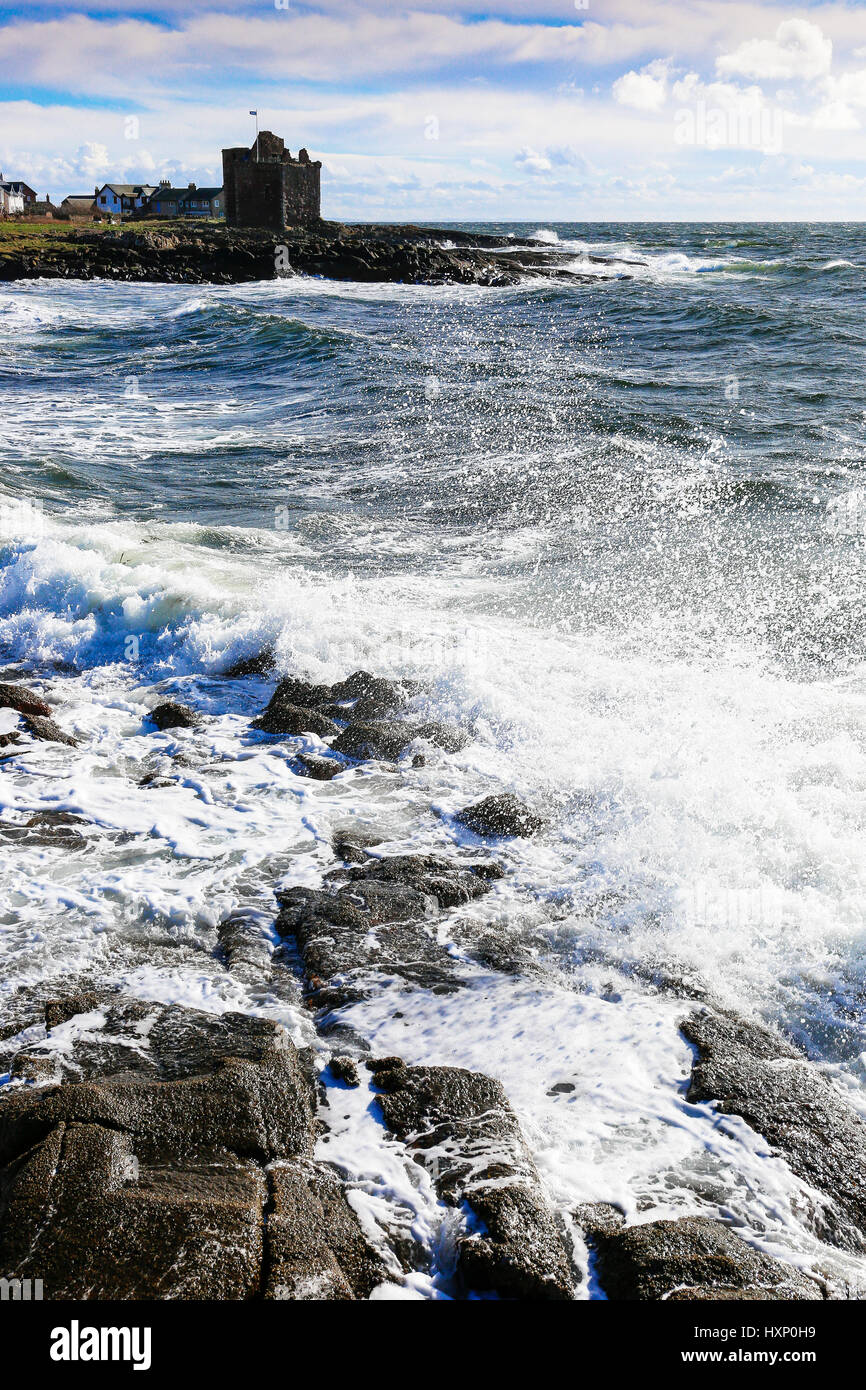 Firth of clyde beach portencross hi-res stock photography and images ...