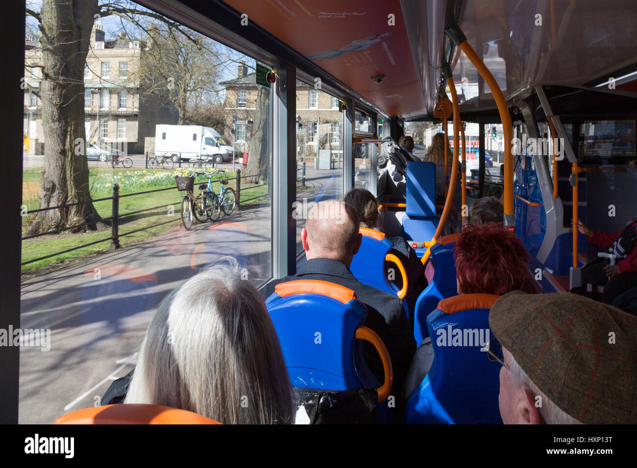Cambridge bus hi-res stock photography and images - Alamy