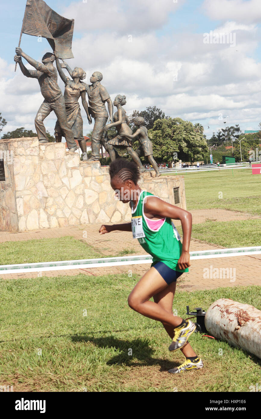 Athletes battle it out during the IAAF World Cross Country ...