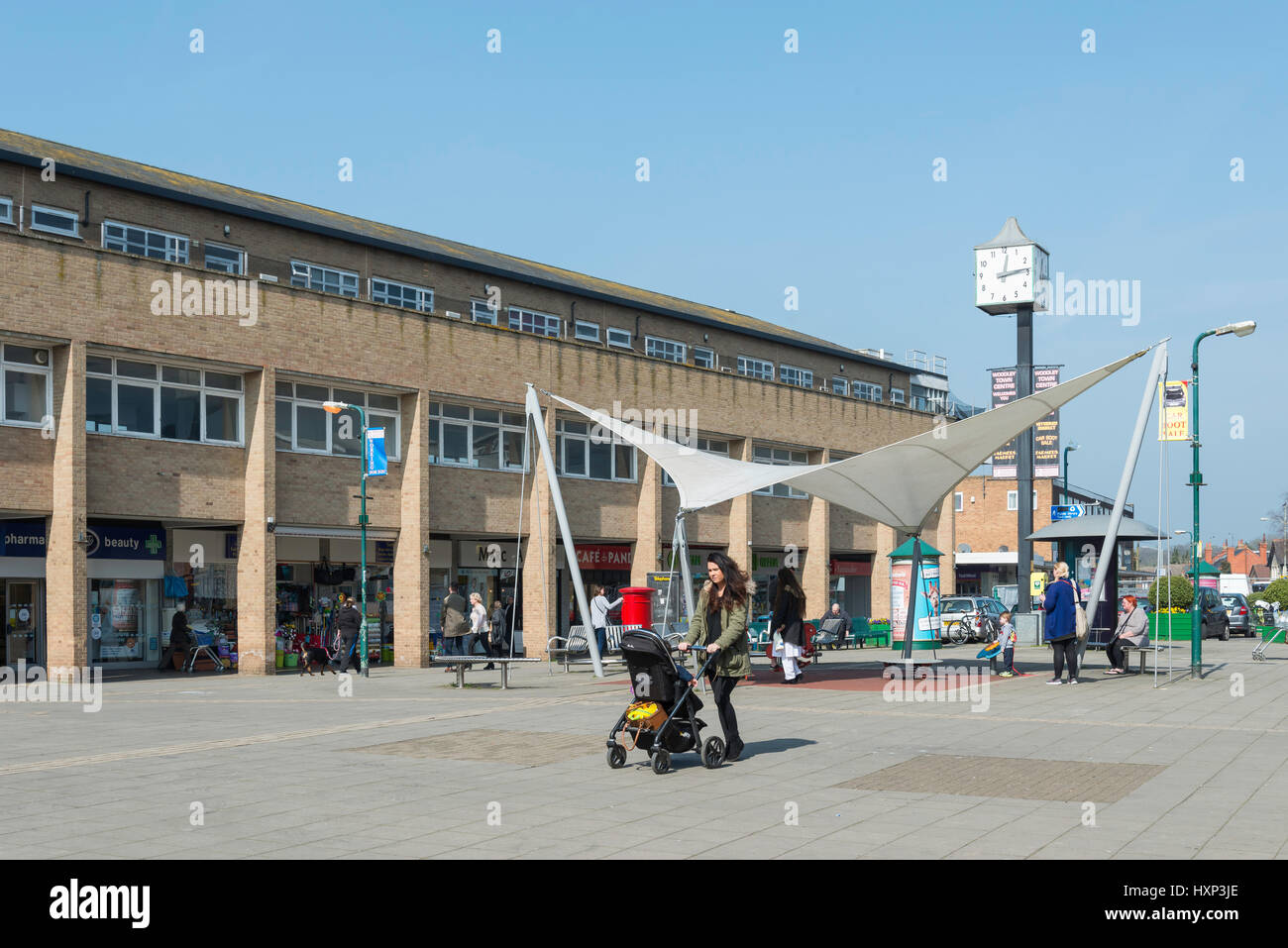 Pedestrianised town centre, Crockhamwell Road, Woodley, Berkshire ...