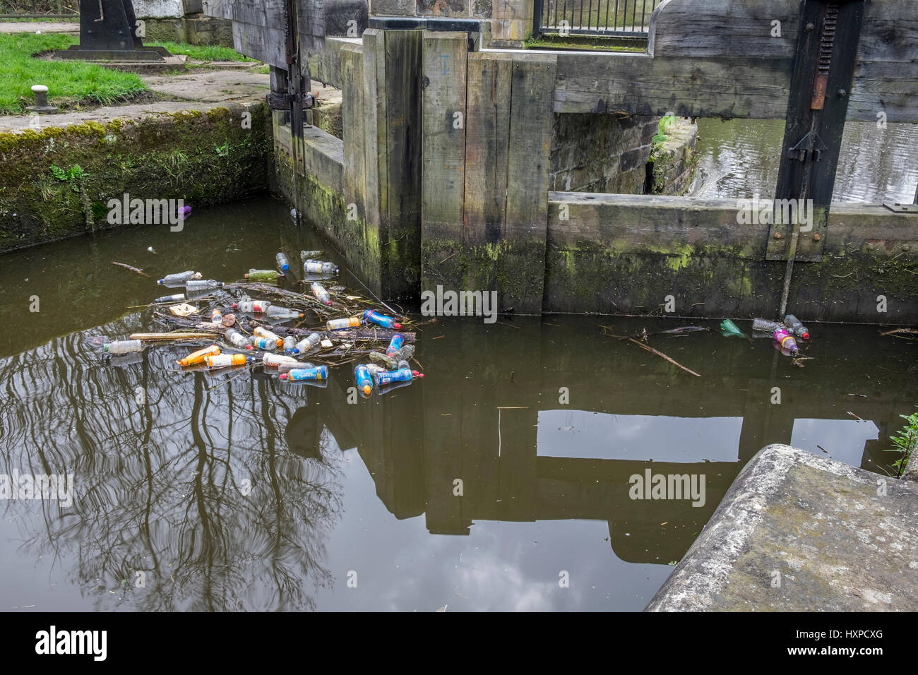 Wigan flight of 14 locks Stock Photo - Alamy