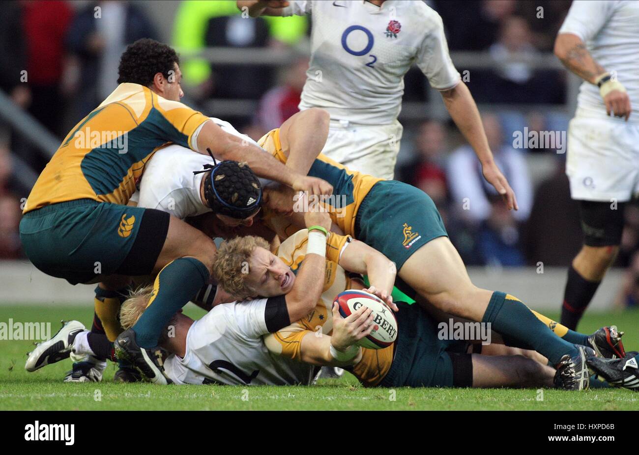 RYAN CROSS RELEASES ENGLAND V AUSTRALIA TWICKENHAM MIDDLESEX ENGLAND 07 ...