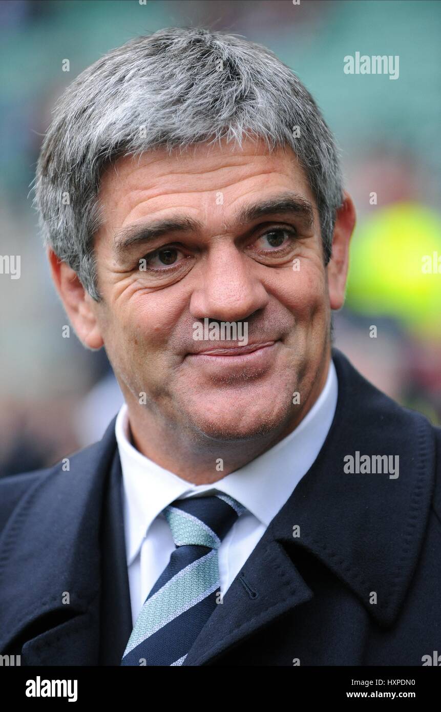 NICK MALLETT BARBARIANS & ITALY RU COACH TWICKENHAM LONDON ENGLAND 05 ...