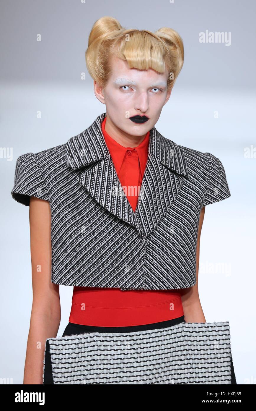 Fashion scout top models hi-res stock photography and images - Alamy