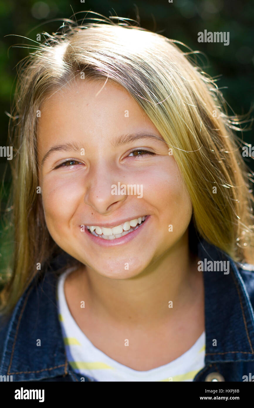 Ten year olds hi-res stock photography and images - Alamy