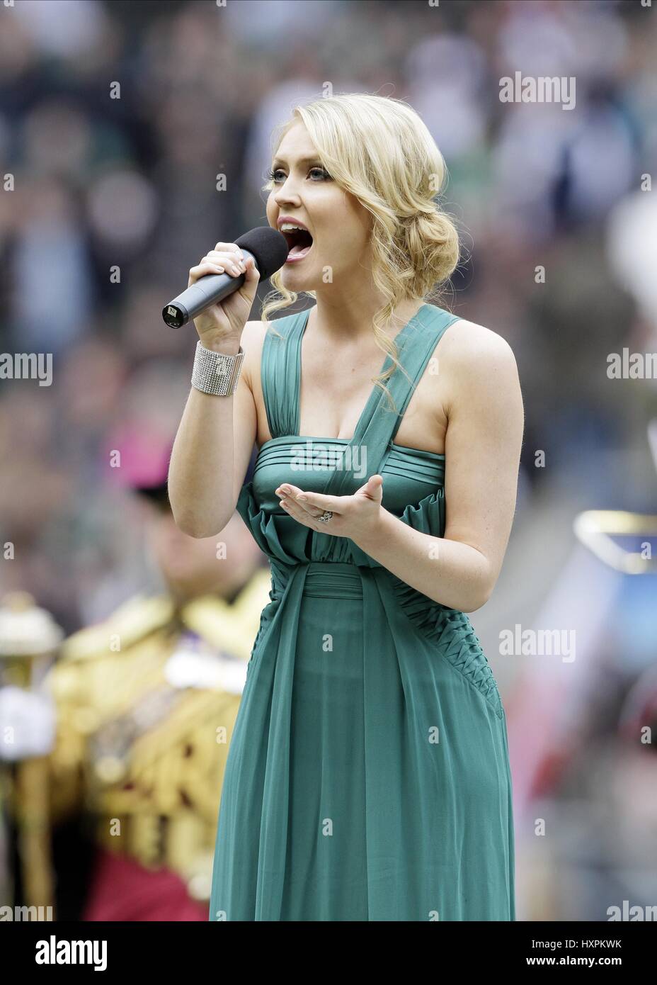 Singer national anthem hi-res stock photography and images - Alamy