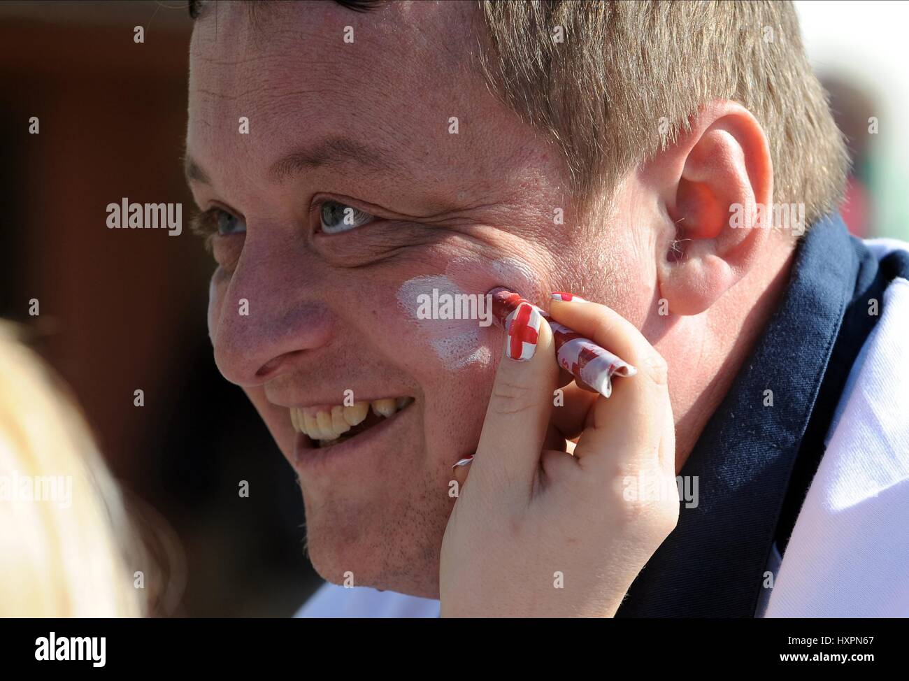 England fan face paint hi-res stock photography and images - Alamy