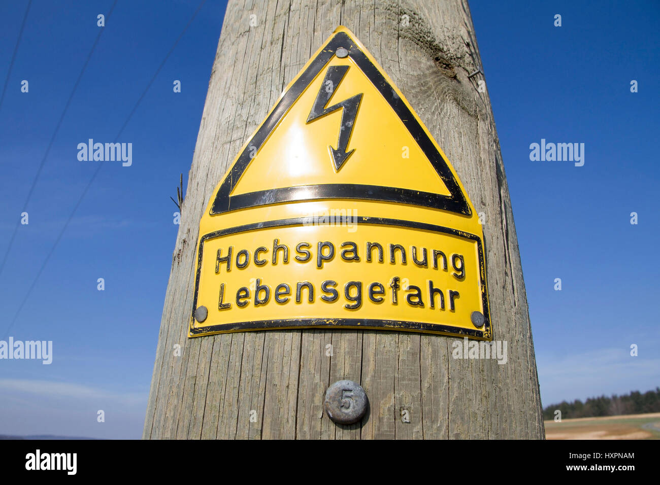 Strommast symbol hi-res stock photography and images - Alamy