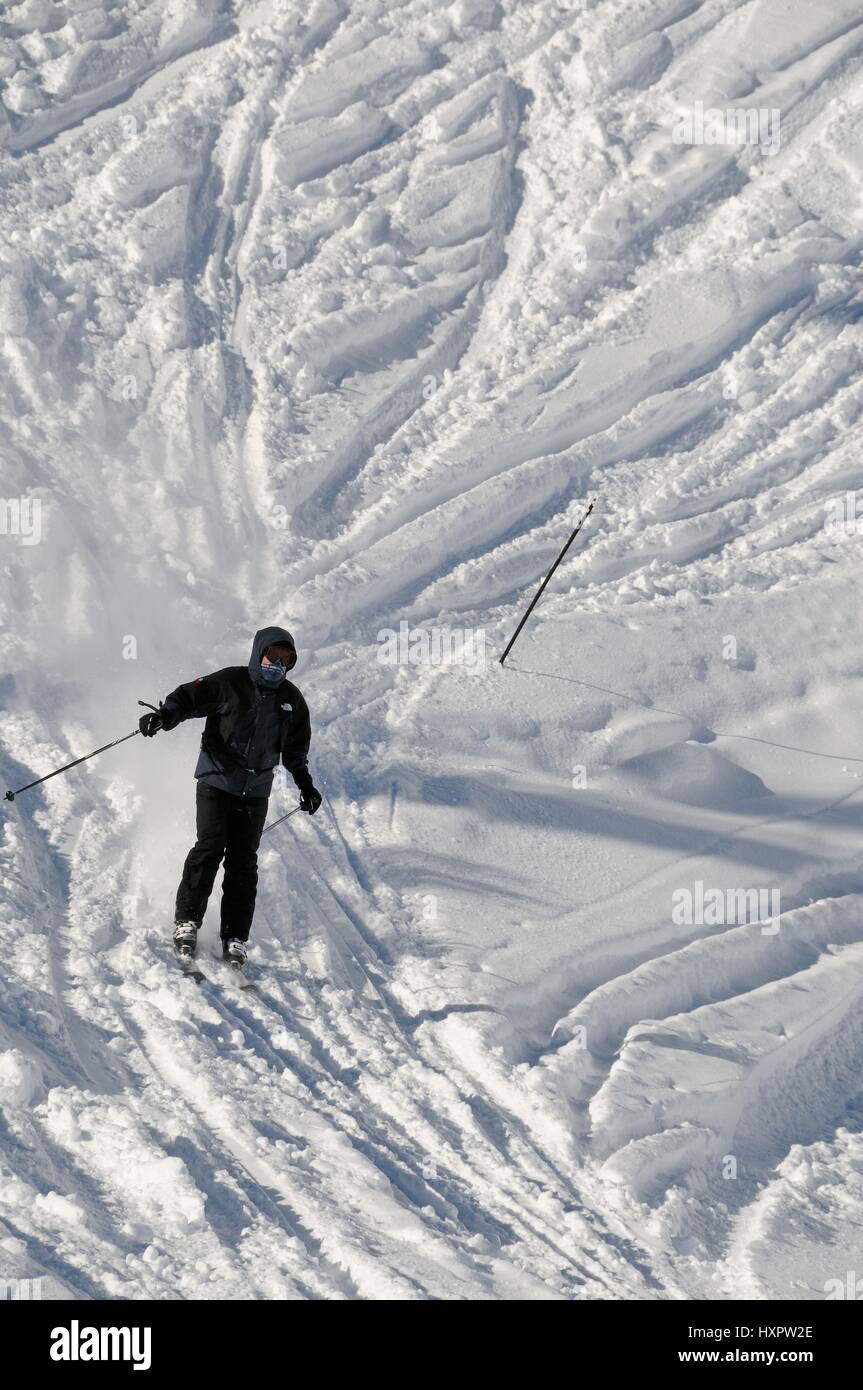 Black piste hi-res stock photography and images - Alamy