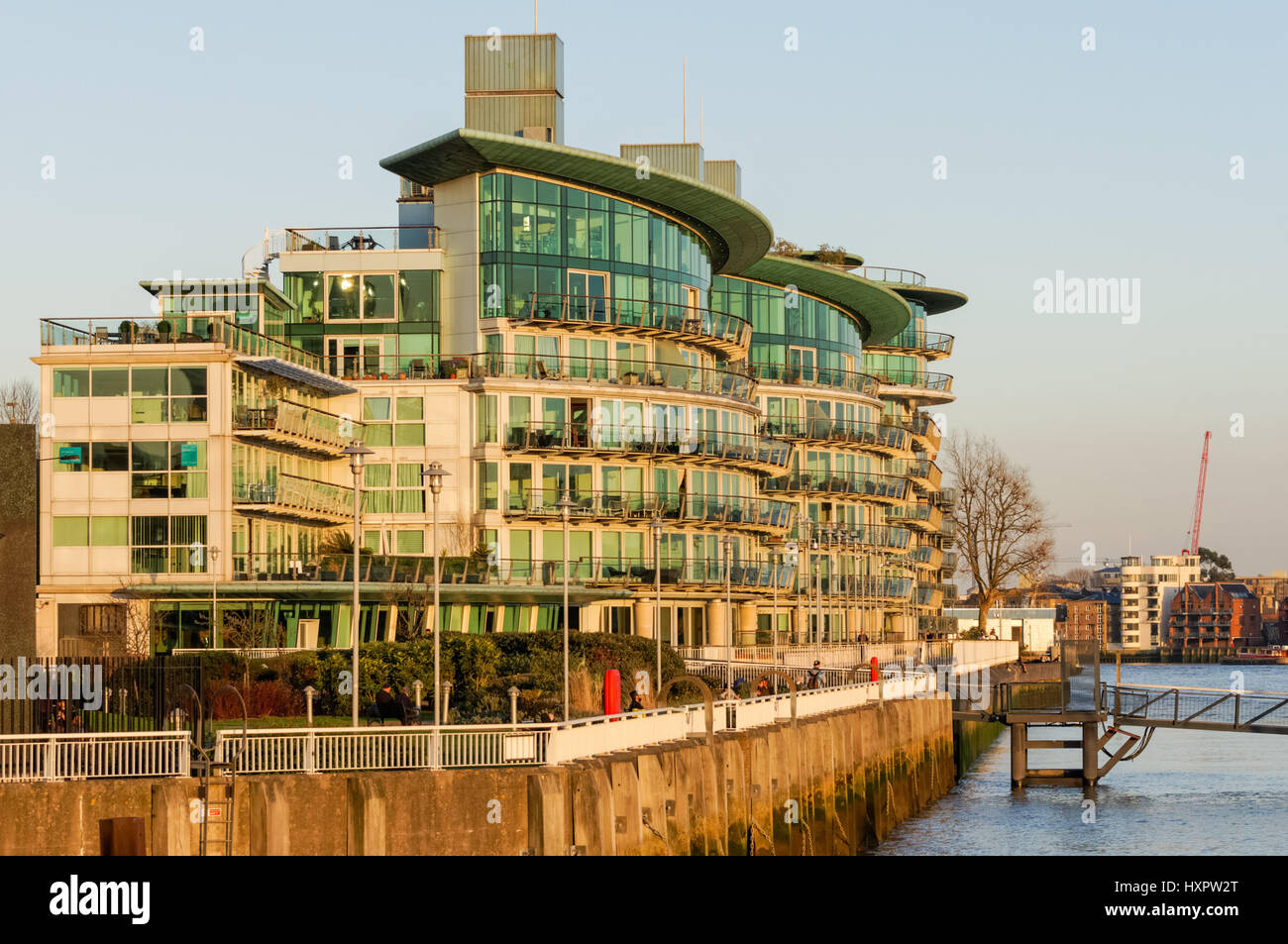Modern luxury housing in Wapping, riverside of the River Thames, London ...