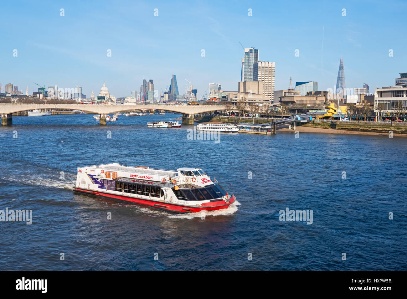 River tourist boat london hi-res stock photography and images - Alamy