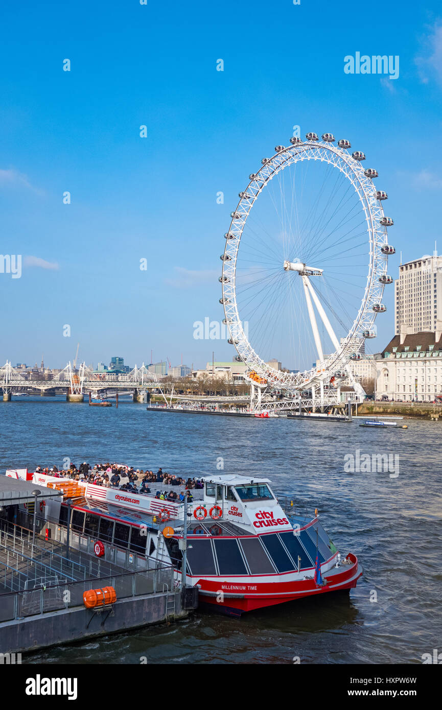 Westminster pier boats hi-res stock photography and images - Alamy