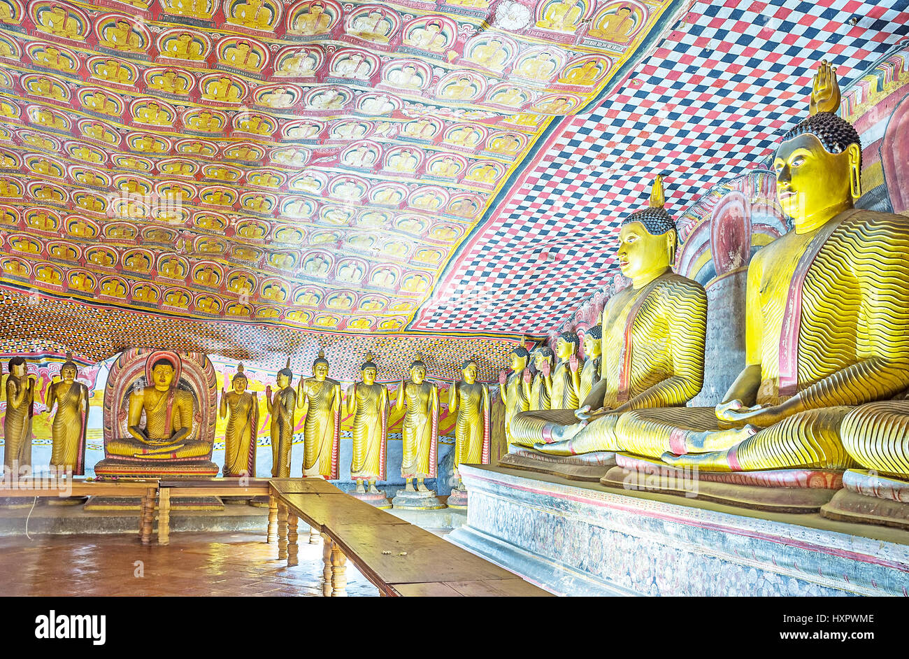 DAMBULLA, SRI LANKA - NOVEMBER 27, 2016: Maha Alut Viharaya (Great New ...