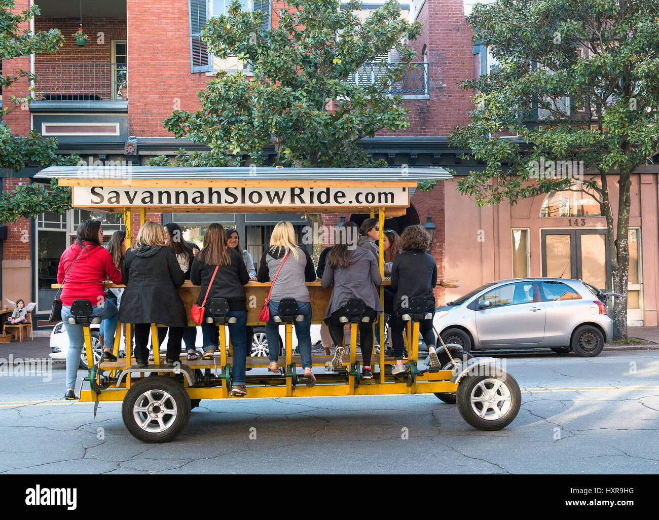 People on a Savannah Slow Ride tour, Savannah Georgia Stock Photo - Alamy