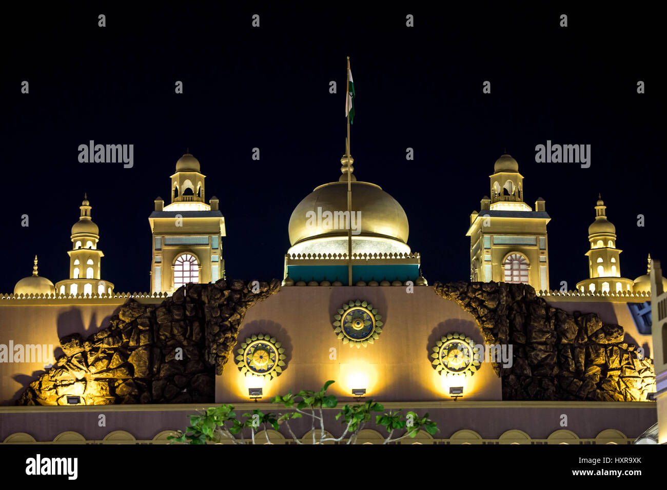 Dubai global village ferris wheel hi-res stock photography and images ...