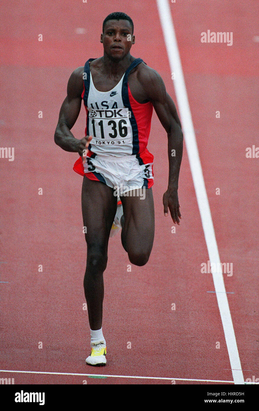 CARL LEWIS 100 METRES USA 02 February 1992 Stock Photo - Alamy
