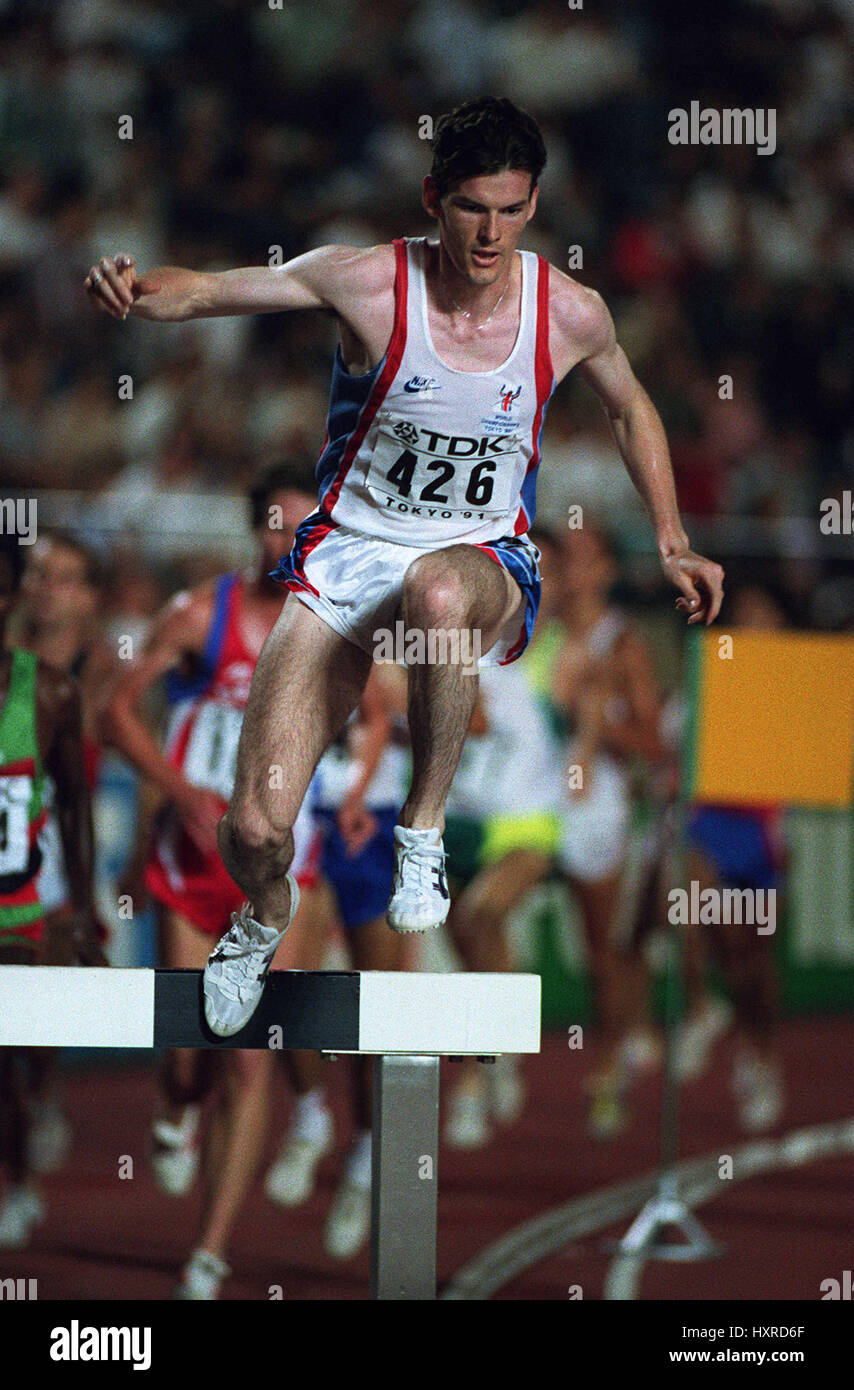 TOM HANLON 3000 METRES STEEPLECHASE 09 February 1992 Stock Photo - Alamy