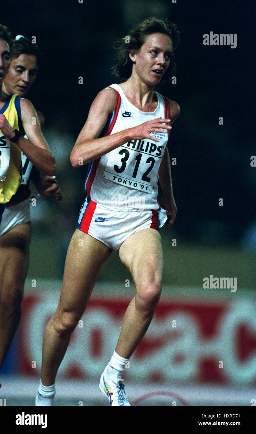 ALISON WYETH 3000 METRES 19 February 1992 Stock Photo - Alamy