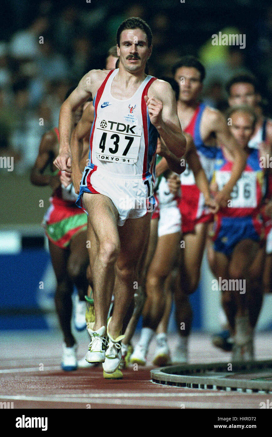 EAMONN MARTIN 10 000 METRES 19 February 1992 Stock Photo - Alamy