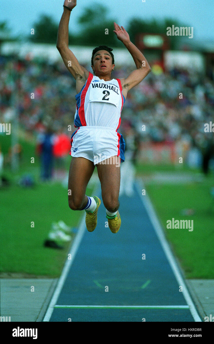CARL HOWARD LONG JUMP 18 July 1992 Stock Photo - Alamy