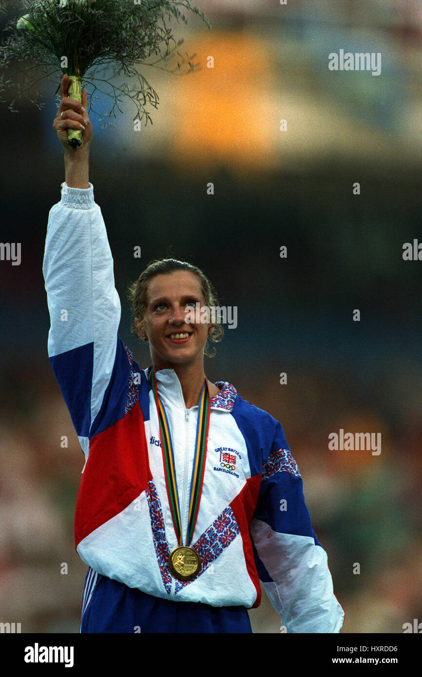 SALLY GUNNELL WITH 400 M HURDLES MEDAL 05 August 1992 Stock Photo - Alamy