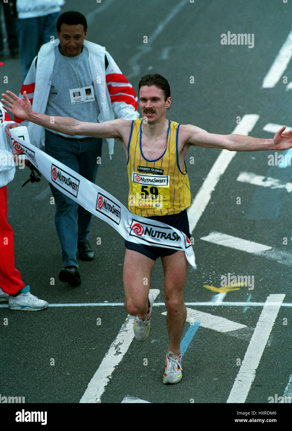 EAMONN MARTIN LONDON MARATHON 1993 WINNER 20 April 1993 Stock Photo - Alamy