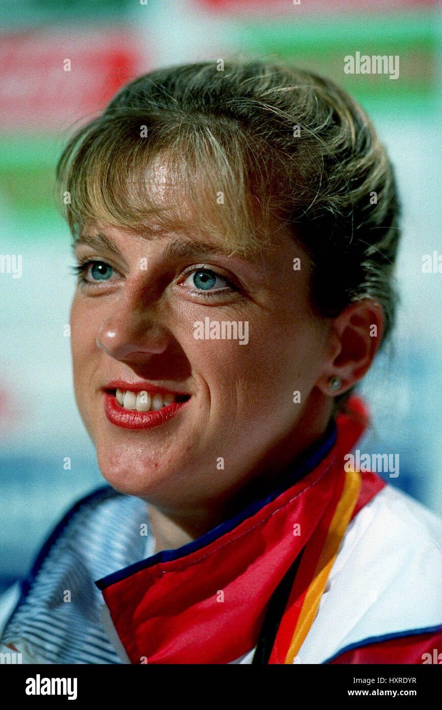 Sally gunnell portrait hi-res stock photography and images - Alamy