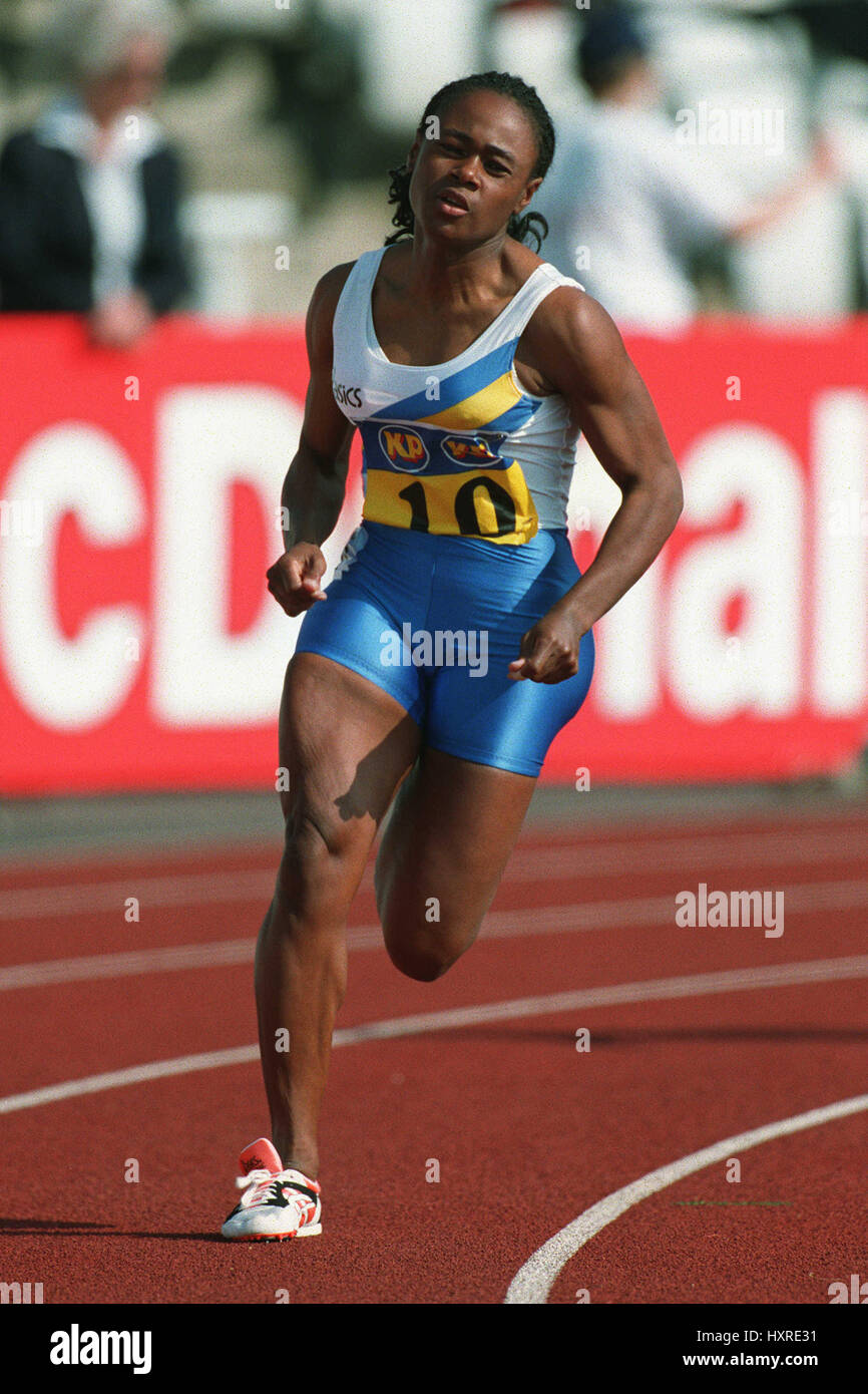 SANDRA DOUGLAS 400 METRES 13 June 1994 Stock Photo - Alamy