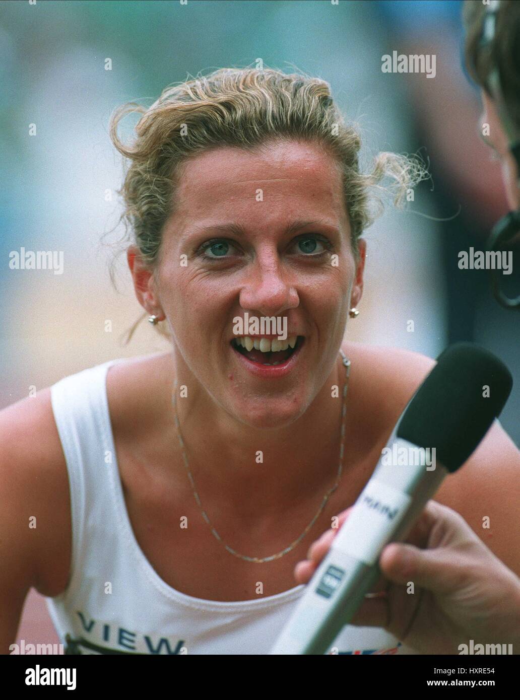 SALLY GUNNELL 400 METRES HURDLES 27 June 1994 Stock Photo - Alamy
