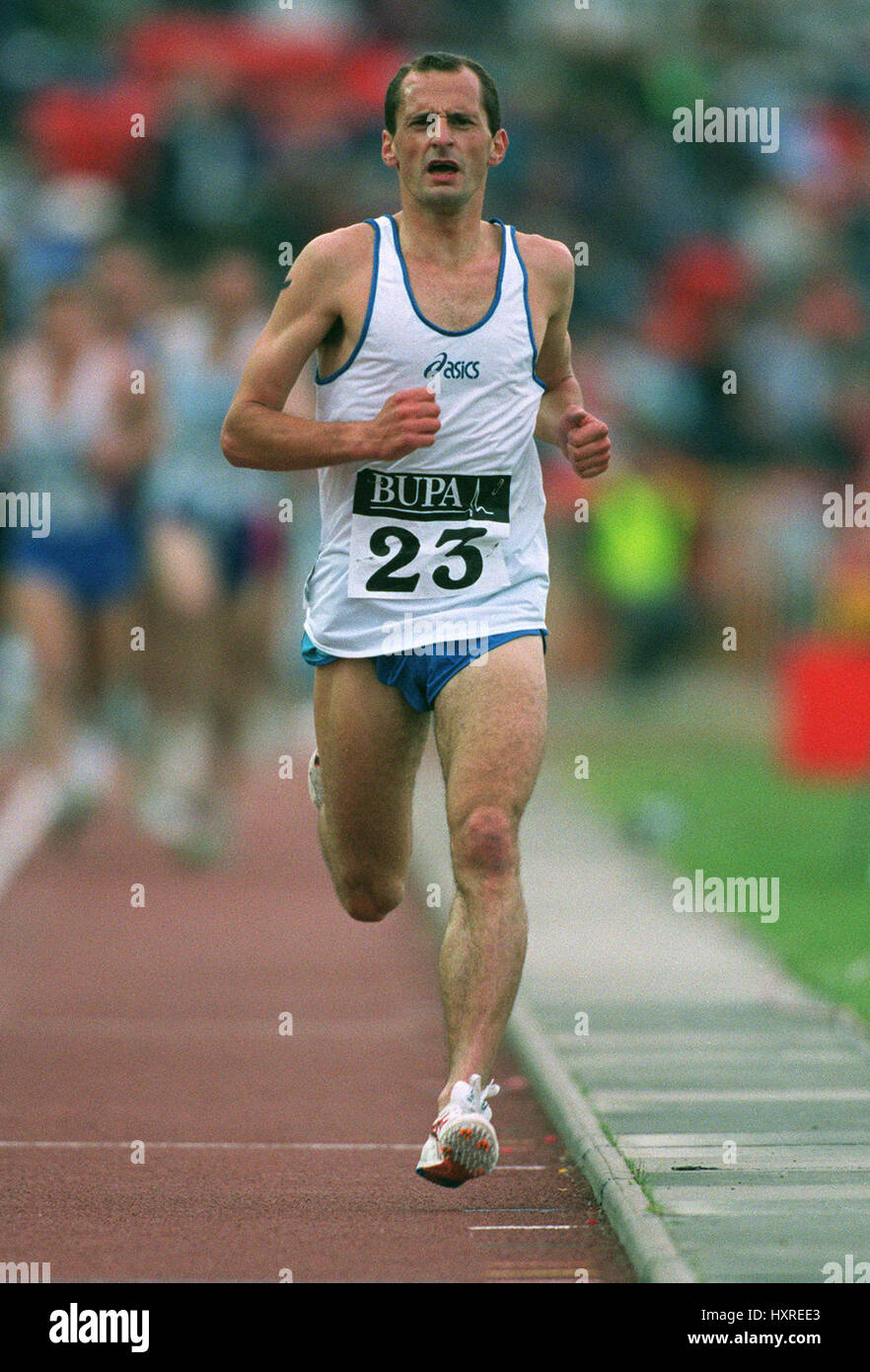 COLIN WALKER 3000 METRES STEEPLECHASE 16 February 1995 Stock Photo - Alamy
