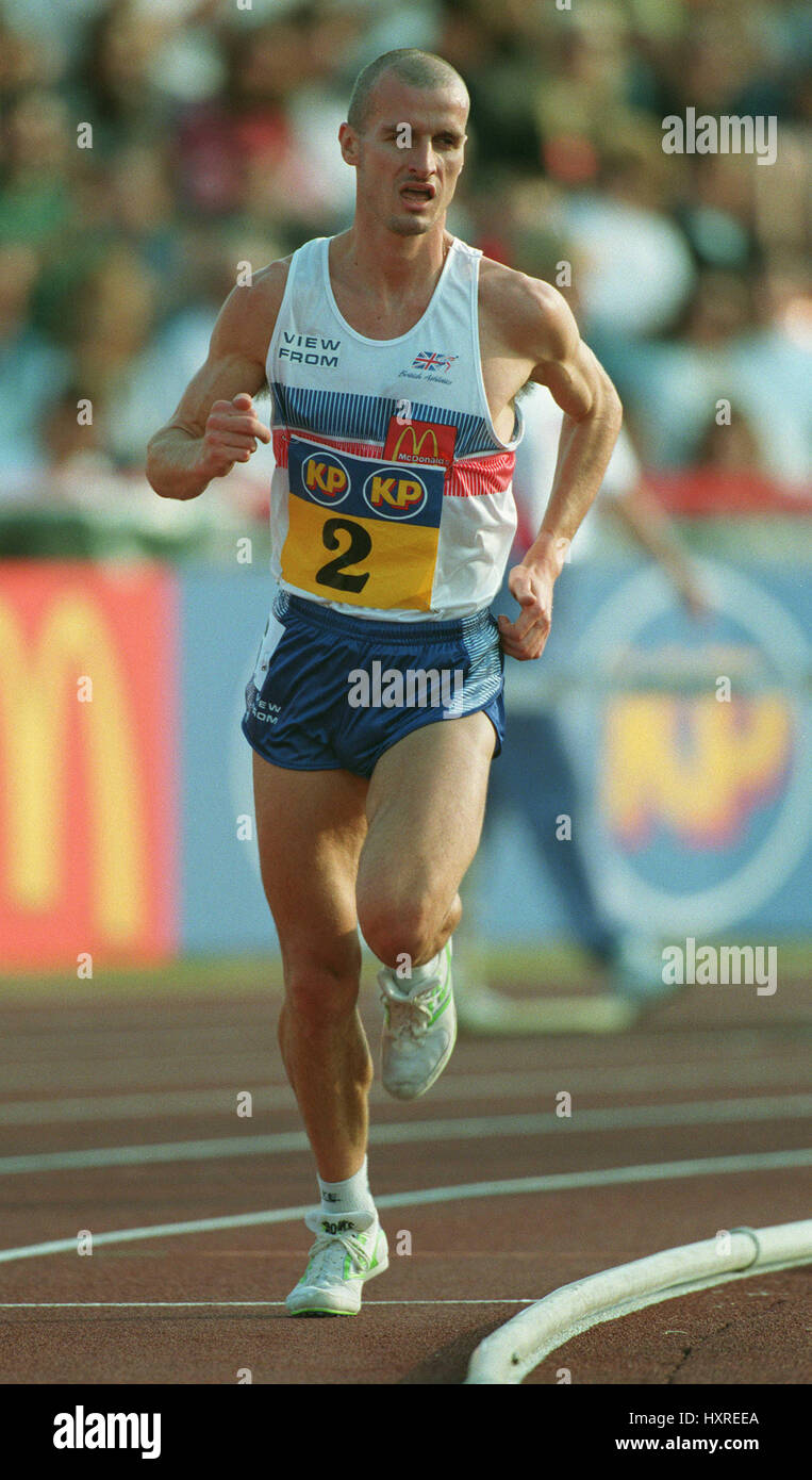 DAVID MILES 5000 METRES 16 February 1995 Stock Photo - Alamy
