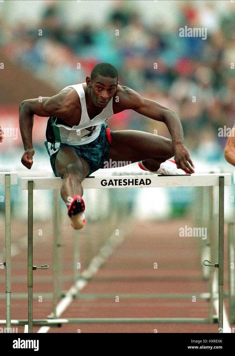 ANDREW TULLOCH 110 METRE HURDLES 02 September 1995 Stock Photo - Alamy