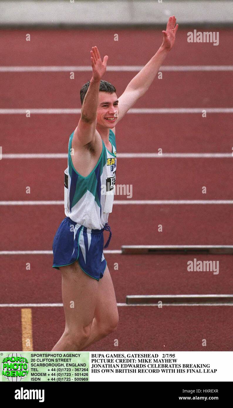 JONATHAN EDWARDS TRIPLE JUMP 01 September 1995 Stock Photo - Alamy