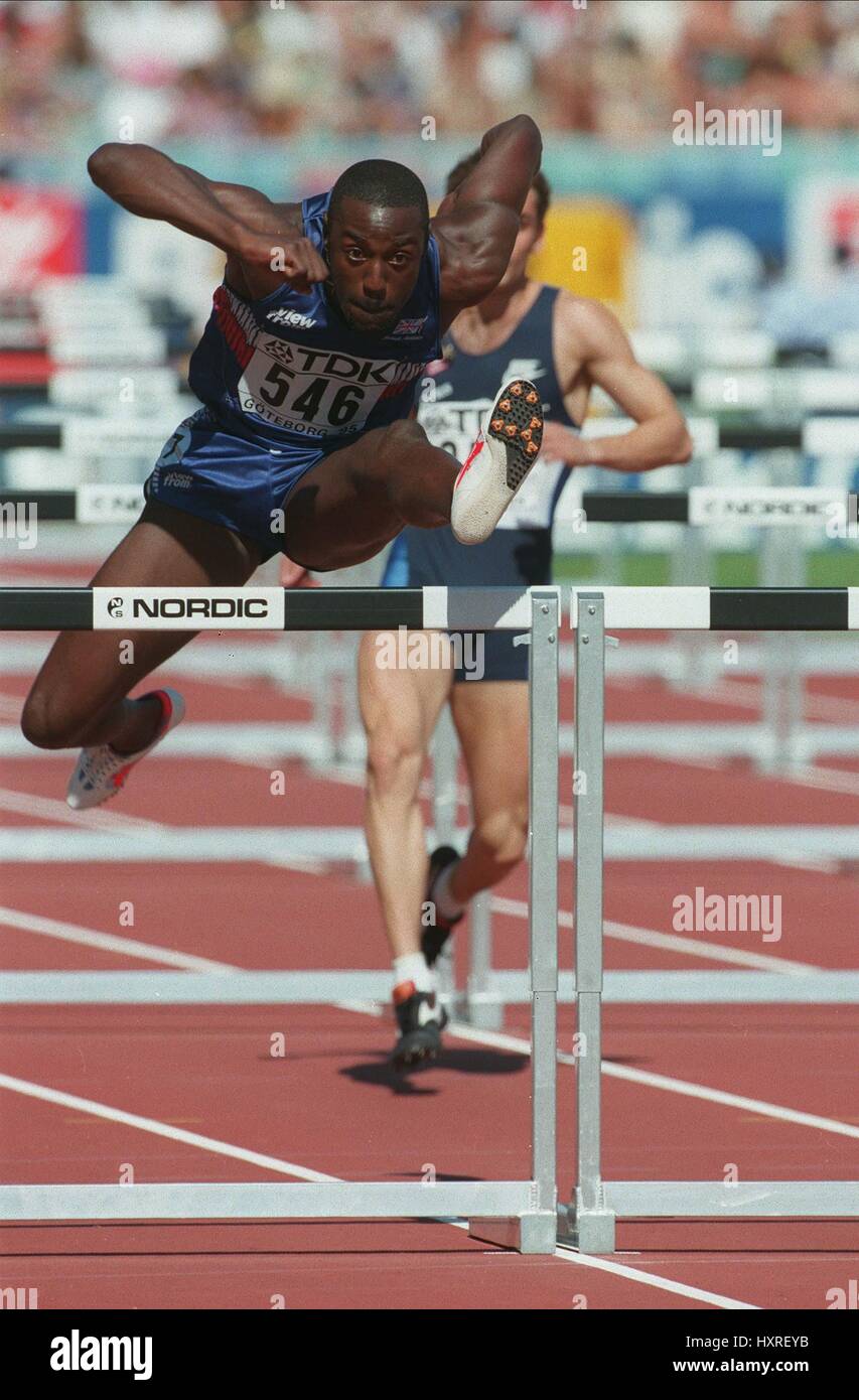 TONY JARRETT 110 METRE HURDLES WORLD CHAMPS 01 August 1995 Stock Photo ...