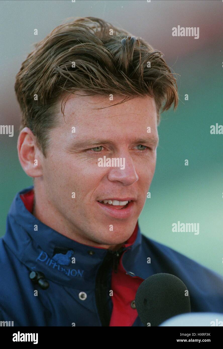 STEVE BACKLEY JAVELIN 01 August 1995 Stock Photo - Alamy
