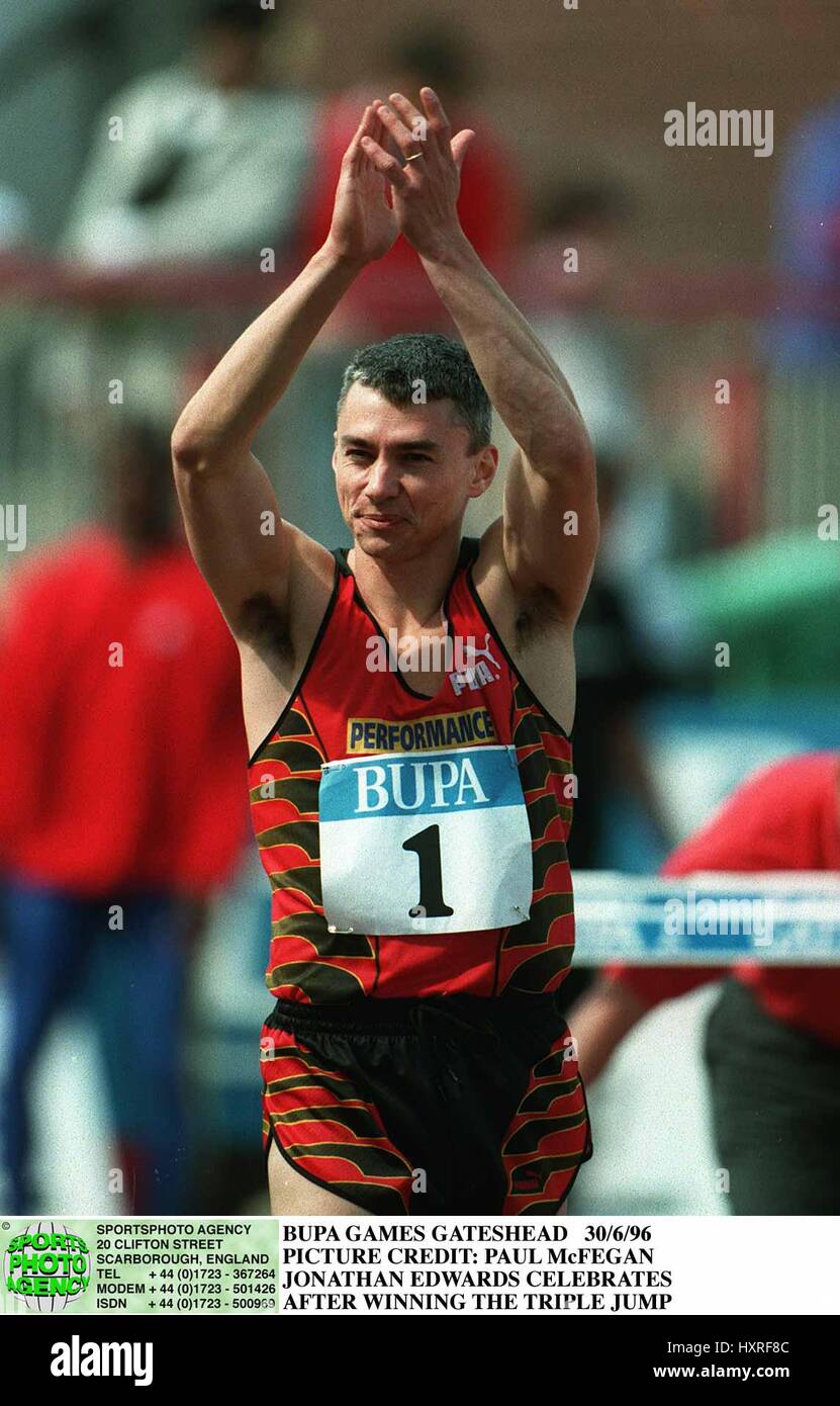 JONATHAN EDWARDS TRIPLE JUMP 02 July 1996 Stock Photo - Alamy