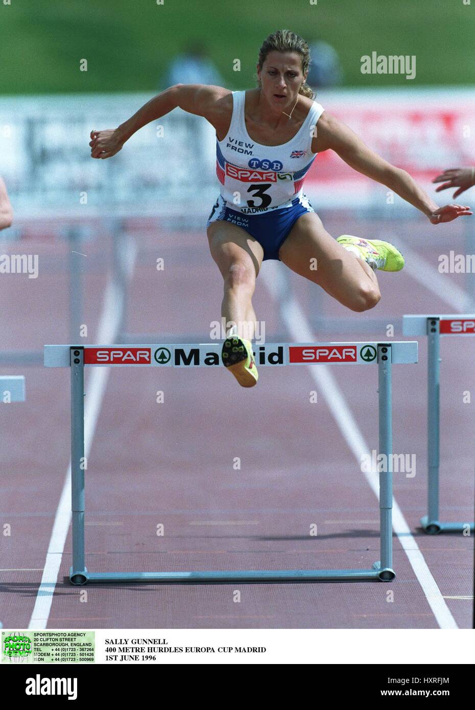 Sally gunnell hurdling hi-res stock photography and images - Alamy