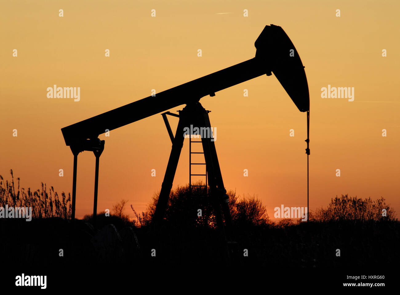 Oil conveyor pumps hi-res stock photography and images - Alamy