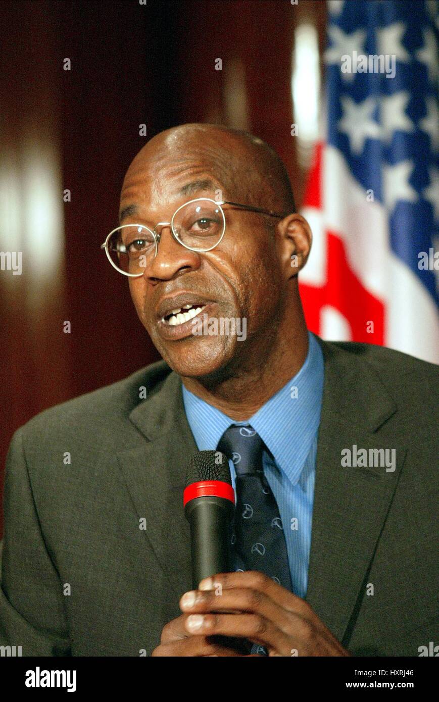 ED MOSES PRESS CONFERENCE PARIS FRANCE 30 August 2003 Stock Photo - Alamy
