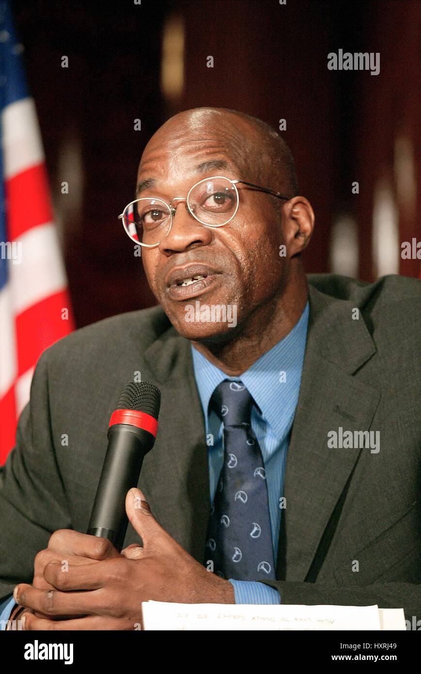 Conference paris hi-res stock photography and images - Alamy