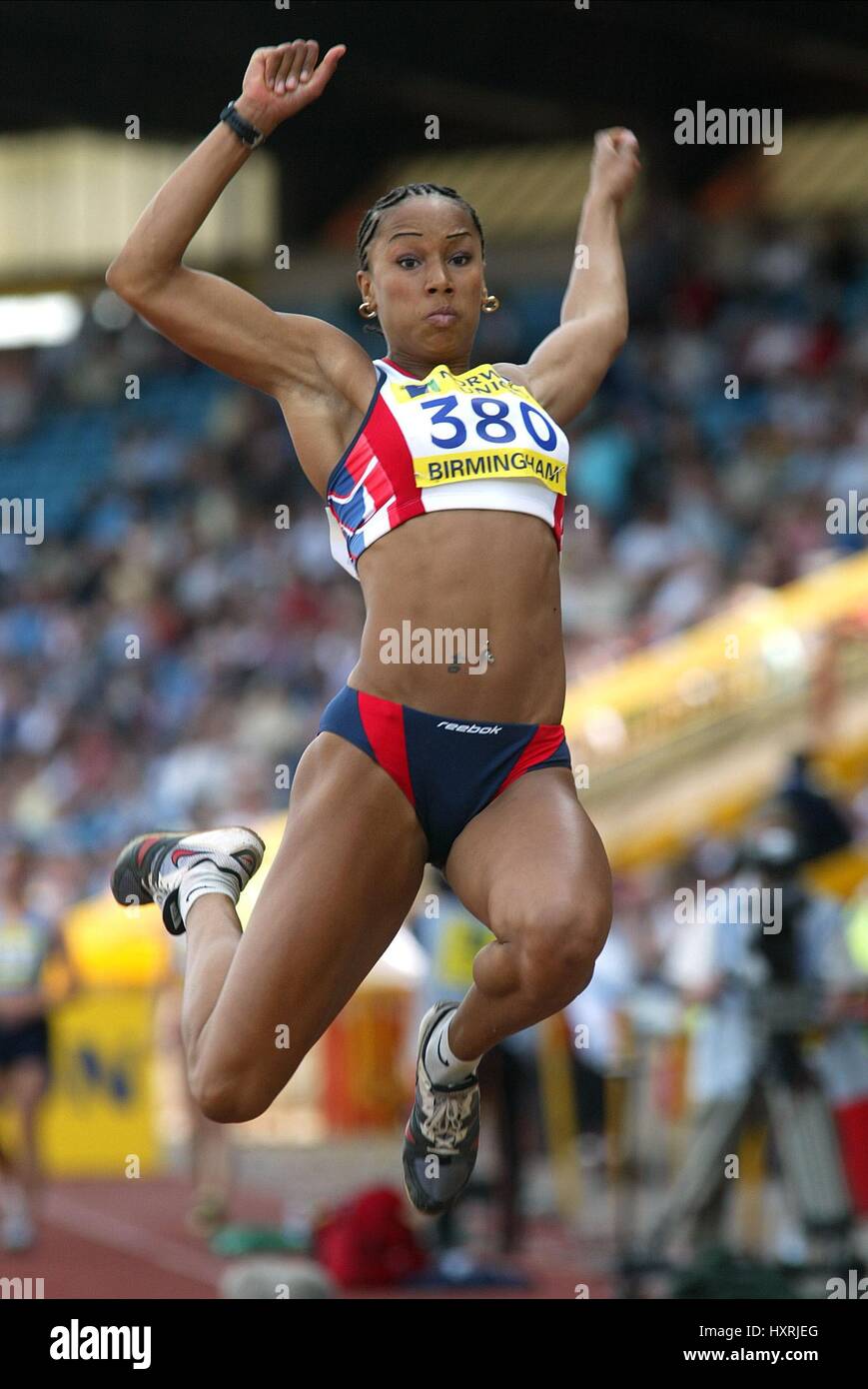 JADE JOHNSON LONG JUMP ALEXANDER STADIUM BIRMINGHAM ENGLAND 14 July 2002 Stock Photo - Alamy